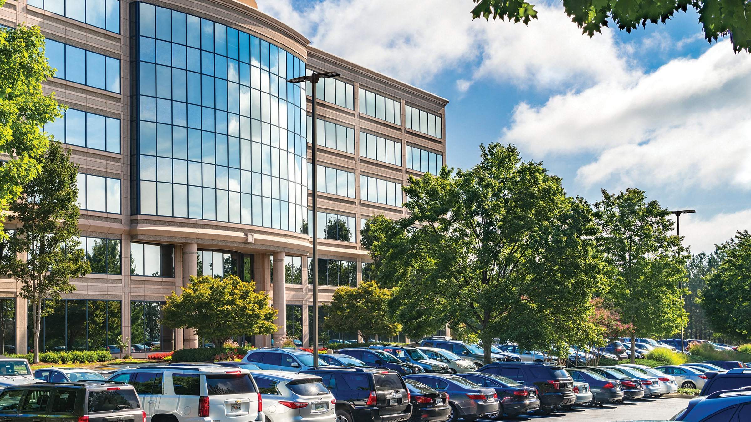 Lighting Design for Healthcare Facility Parking Lots | Cooper Lighting ...